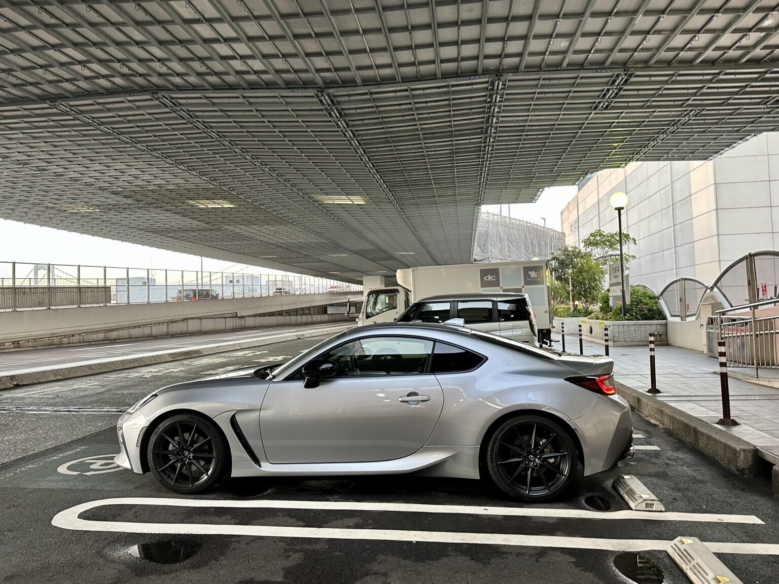 GR86 ダウンサスで3センチダウンのセットアップ - 48motorz